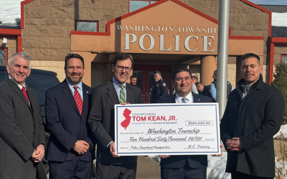 Kean presents $560K in federal funds for Washington Township police ...